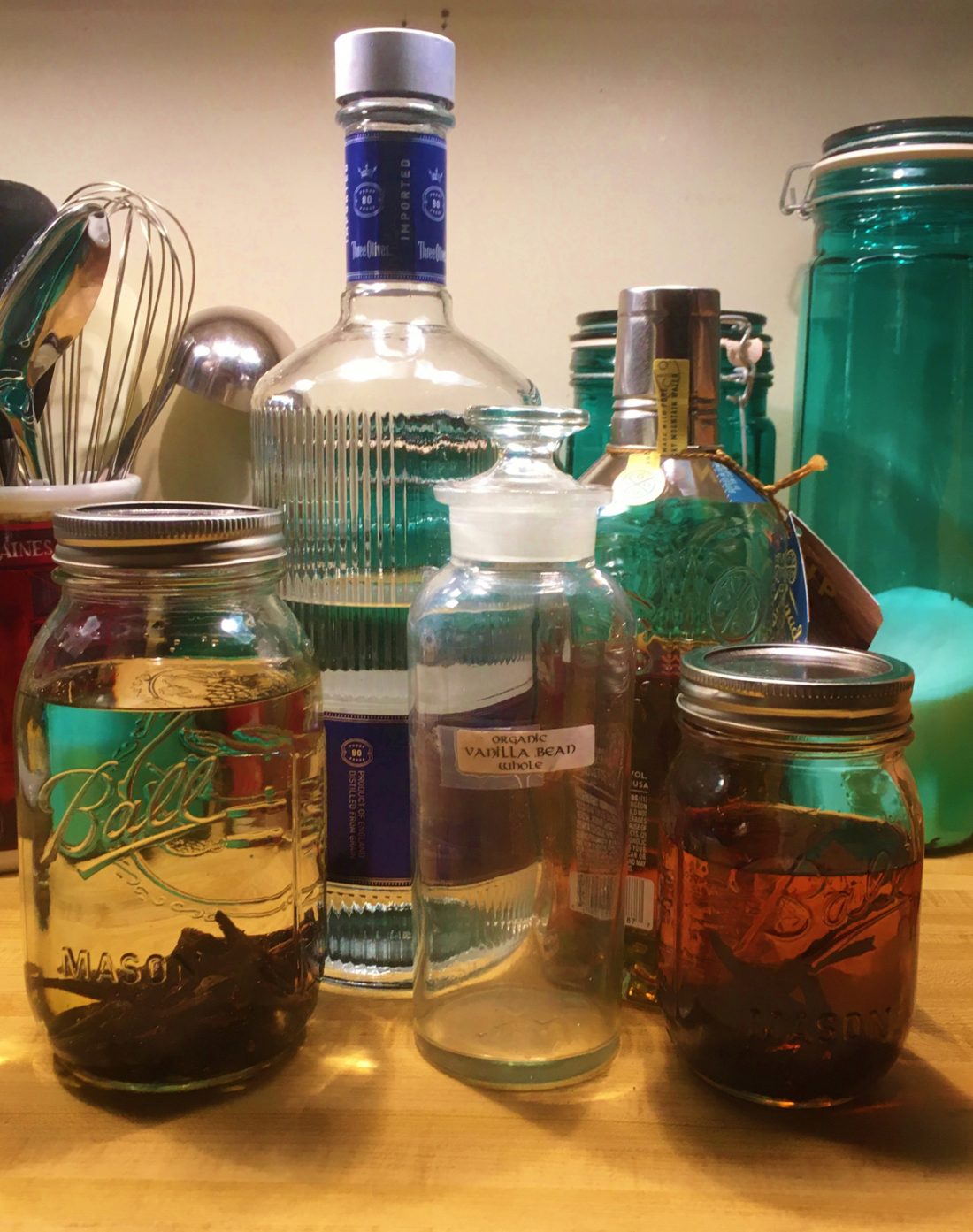 Making Vanilla Extract & Infusions (Vanilla Vodka) - Fantasy Decorating